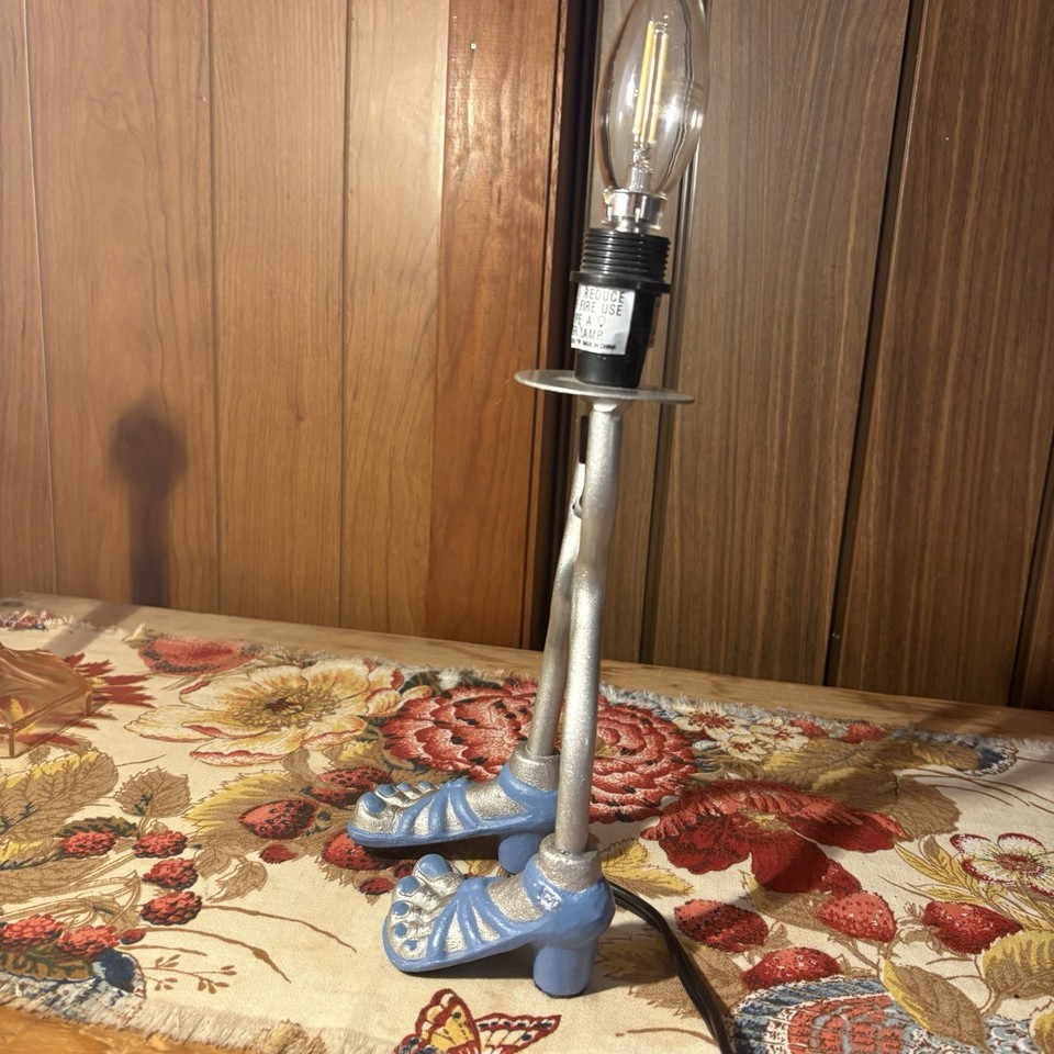 Bedroom Novelty Tarago Lamp Purple Toes and Heel Sandal Shoes Feet ...