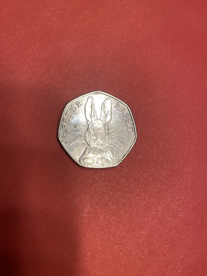 Beatrix Potter 2016 - VERY RARE Half Whisker ERROR Peter Rabbit 50p ...