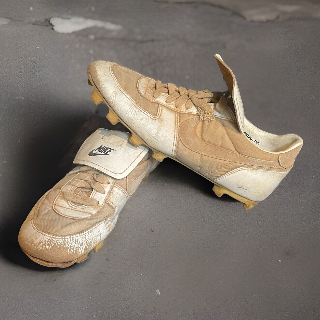 Vintage Nike Football Cleats Shoes 80s Men’s Size 11.… - Gem