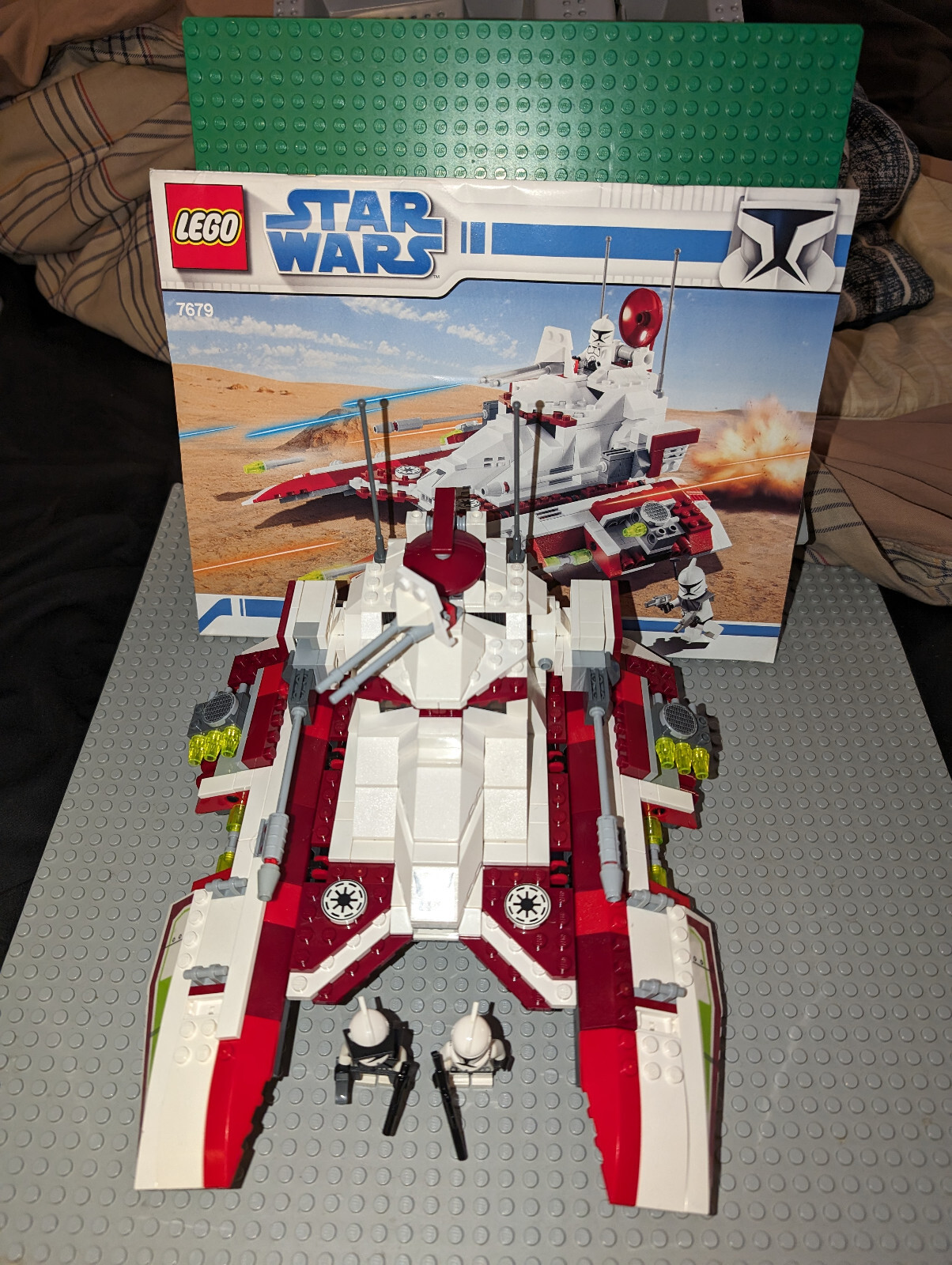 LEGO STAR WARS: Republic Fighter Tank (7679) 2008 ALL MINIFIGURES and ...