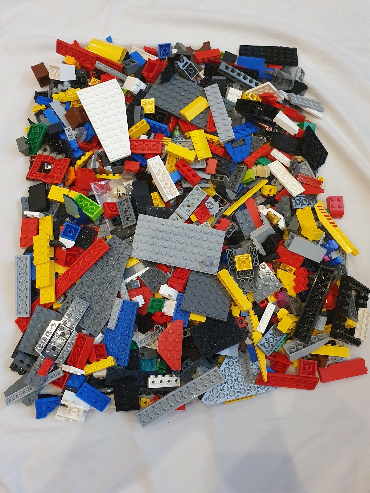 Genuine Lego Bundle 2kg-2000 pieces Mixed Bricks ! Pieces + 4 ...