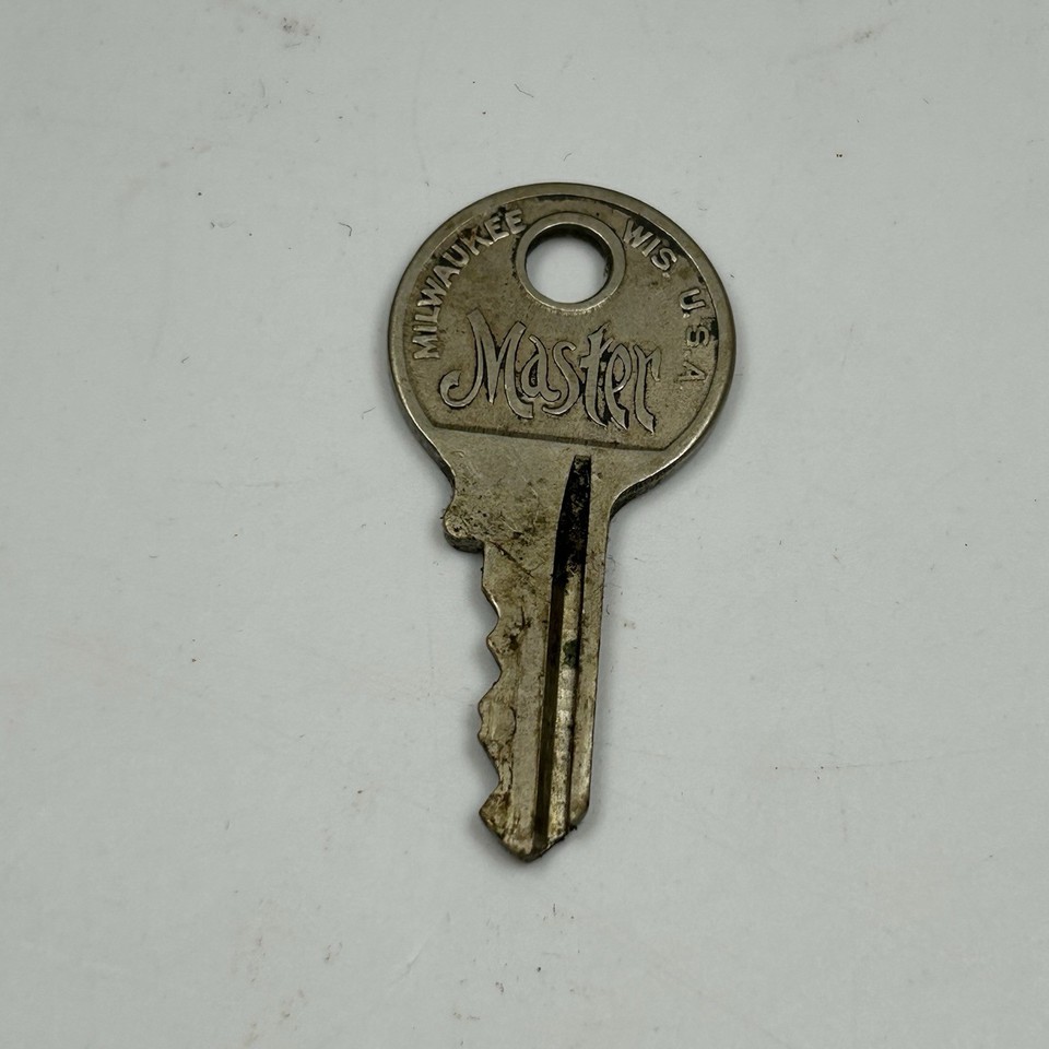 Vintage Old Master Lock Walking Lion 77 Padlock USA - With Key | eBay