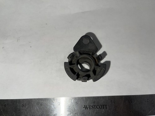 2005-2008 Volvo V50 Radiator Mount 30639749 | eBay