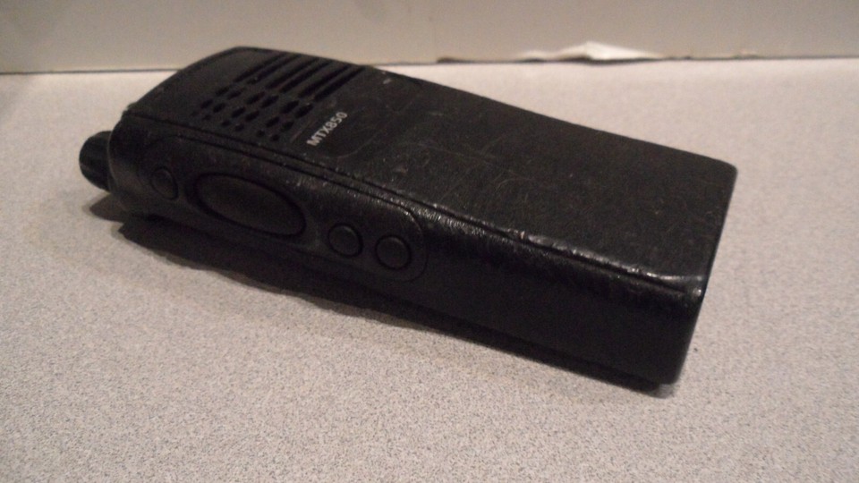 Motorola MTX850 800 MHz 16ch Two Way Radio AAH25UCC6GB3AN | eBay