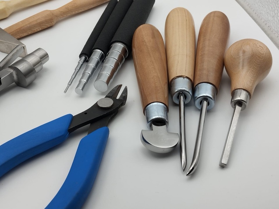 Jewelry Tools 20 pcs - Hammers, Anvil, Pliers, Snip, Divider, Clamps ...