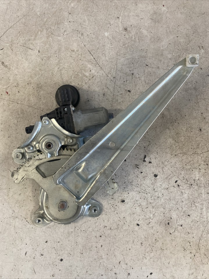 2012 TOYOTA PRIUS MK2 WINDOW REG MOTOR REAR LEFT PASSENGER SIDE 85710 ...