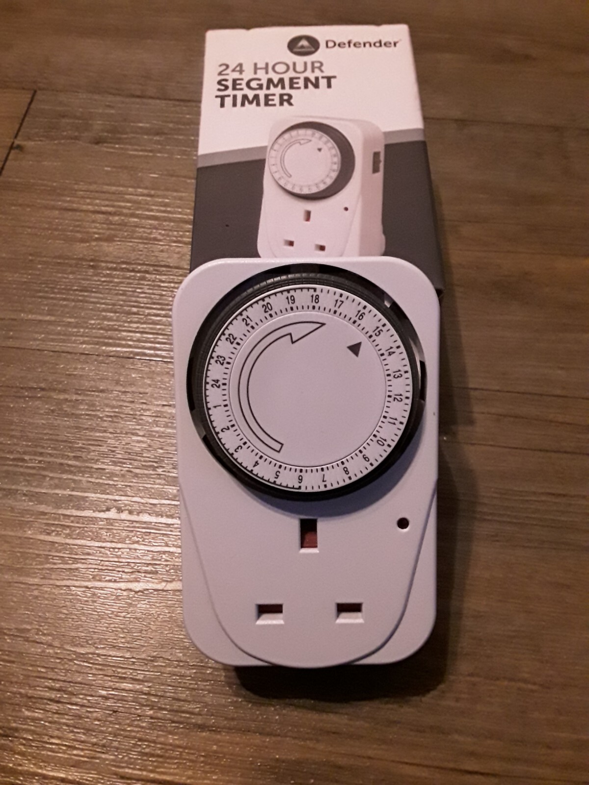 Defender 24 Hour Segment Timer Switch Energy Saver Plug EL00004 New Defender 24 Hour Segment Timer Switch Energy Saver Plug EL00004 New