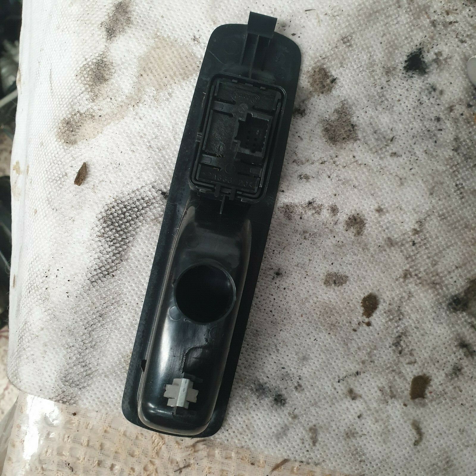 RENAULT MEGANE RIGHT REAR WINDOW SWITCH X32 /X95 , 09/10-05/16 ...
