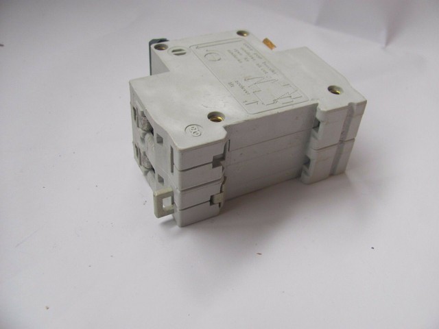 Merlin GERIN Multi 9 C45N Circuit Breaker C6 Type 2 for sale online | eBay