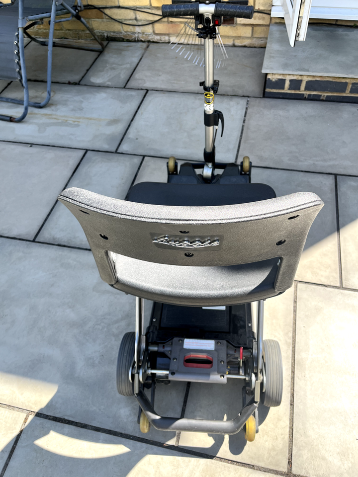 LUGGIE Black Folding Travel Mobility Boot Scooter hardly used, Charger ...