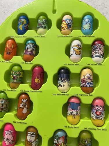 Mighty Beanz Lot of 56 Beans & Green Carrying Case Collectible SEE ...