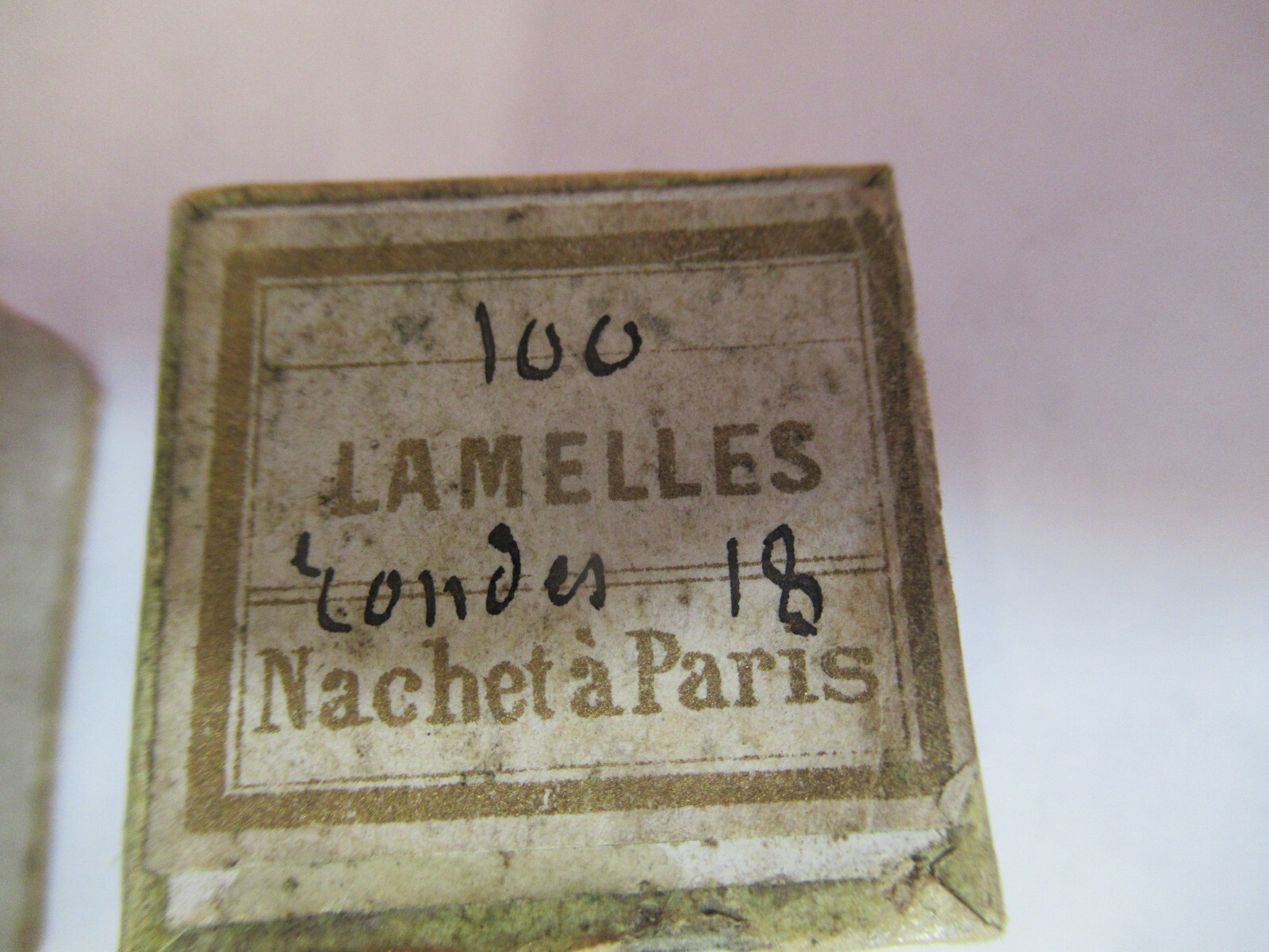 Antique NACHET Verre Lamelles Boîte France Microscope Pièce Comme sur ...