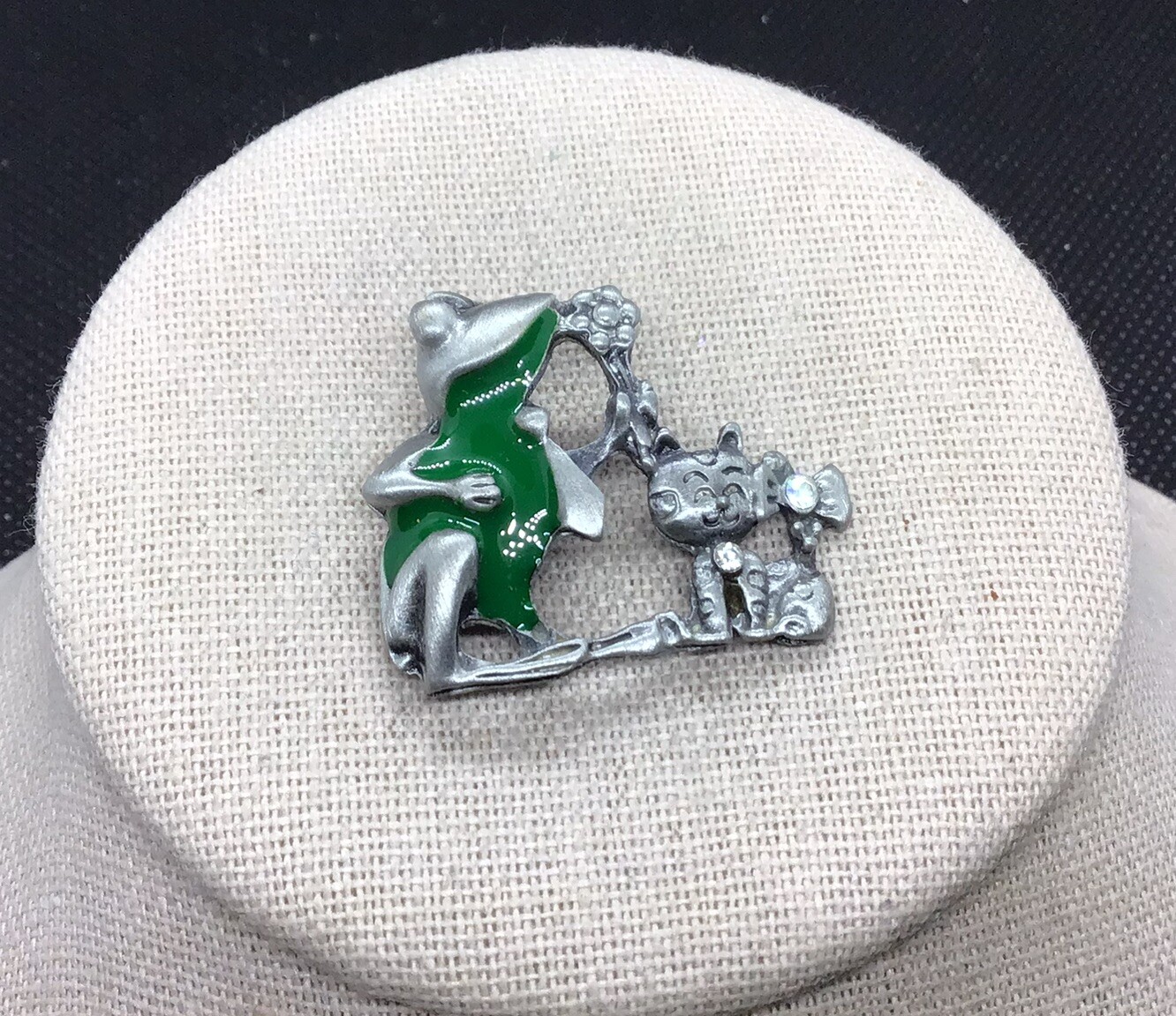 Silver Tone Green Enameled Rhinestone Frog Smelling Flower Cat Fashion ...