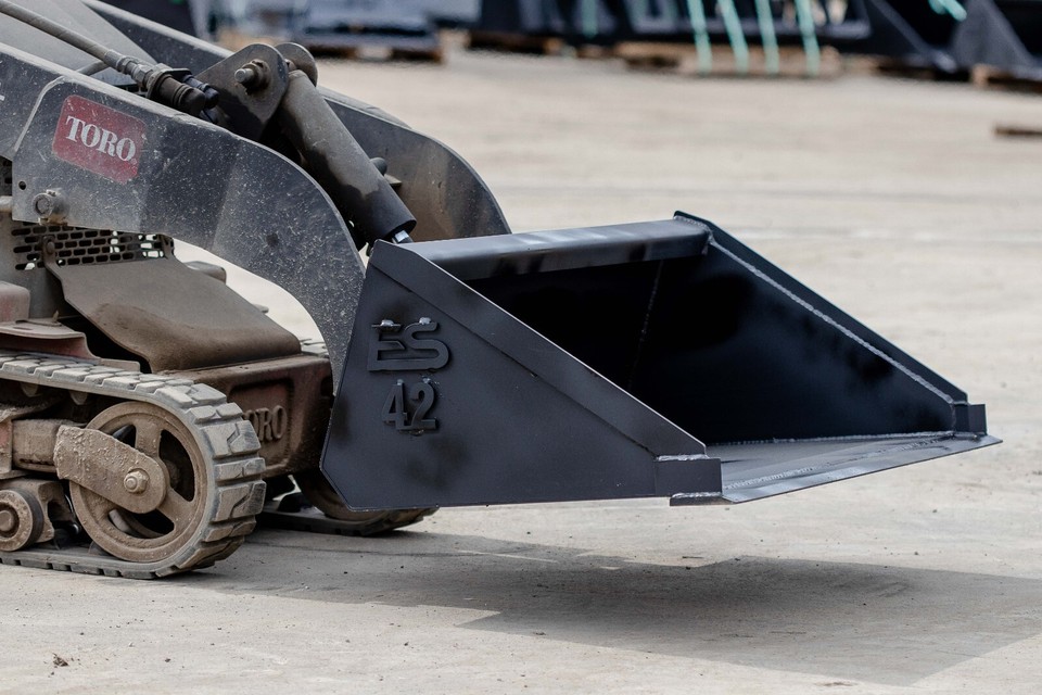 42" TORO/DINGO SMOOTH BUCKET BOXER VERMEER LOW PROFILE BUCKET - FREE ...