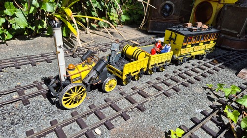 Rocket with rolling stock and carriage electric locomotive G / Gauge 1 ...