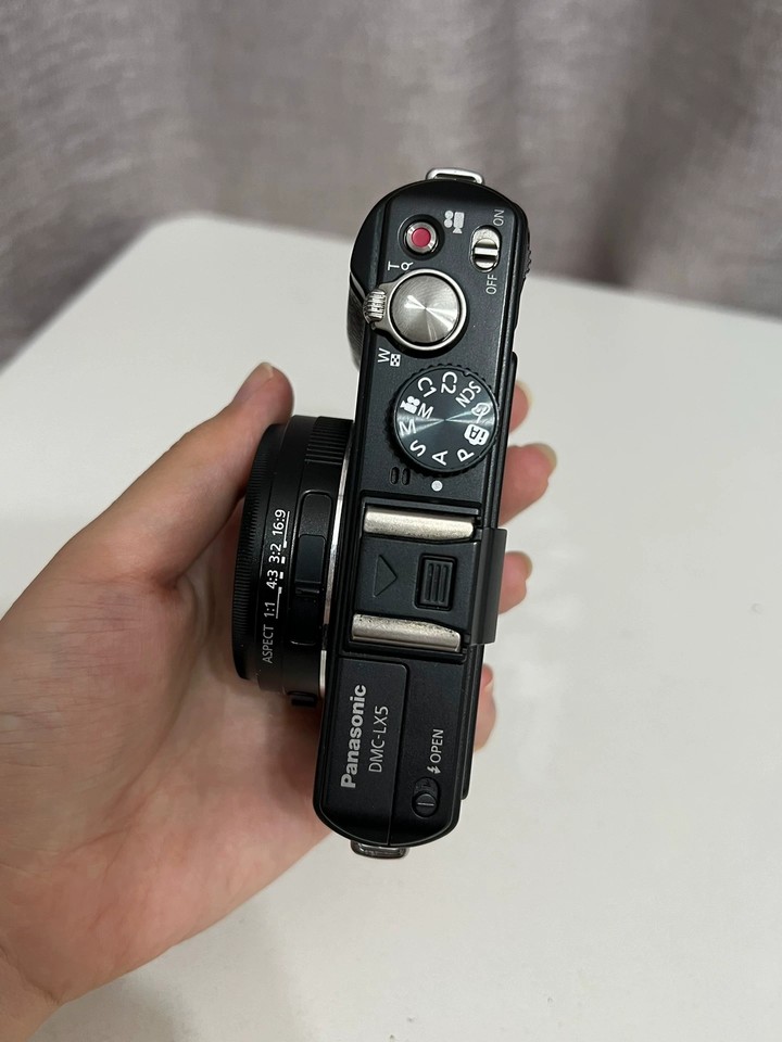 Panasonic Lumix DMC-LX5 10.1 MP 3.8x Optical Zoom Digital Camera W ...