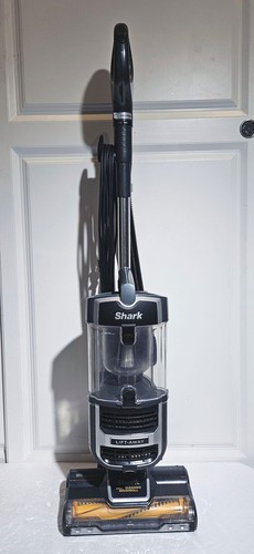 Shark UV725 Navigator Lift-Away with Self Cleaning Brushroll Upright ...