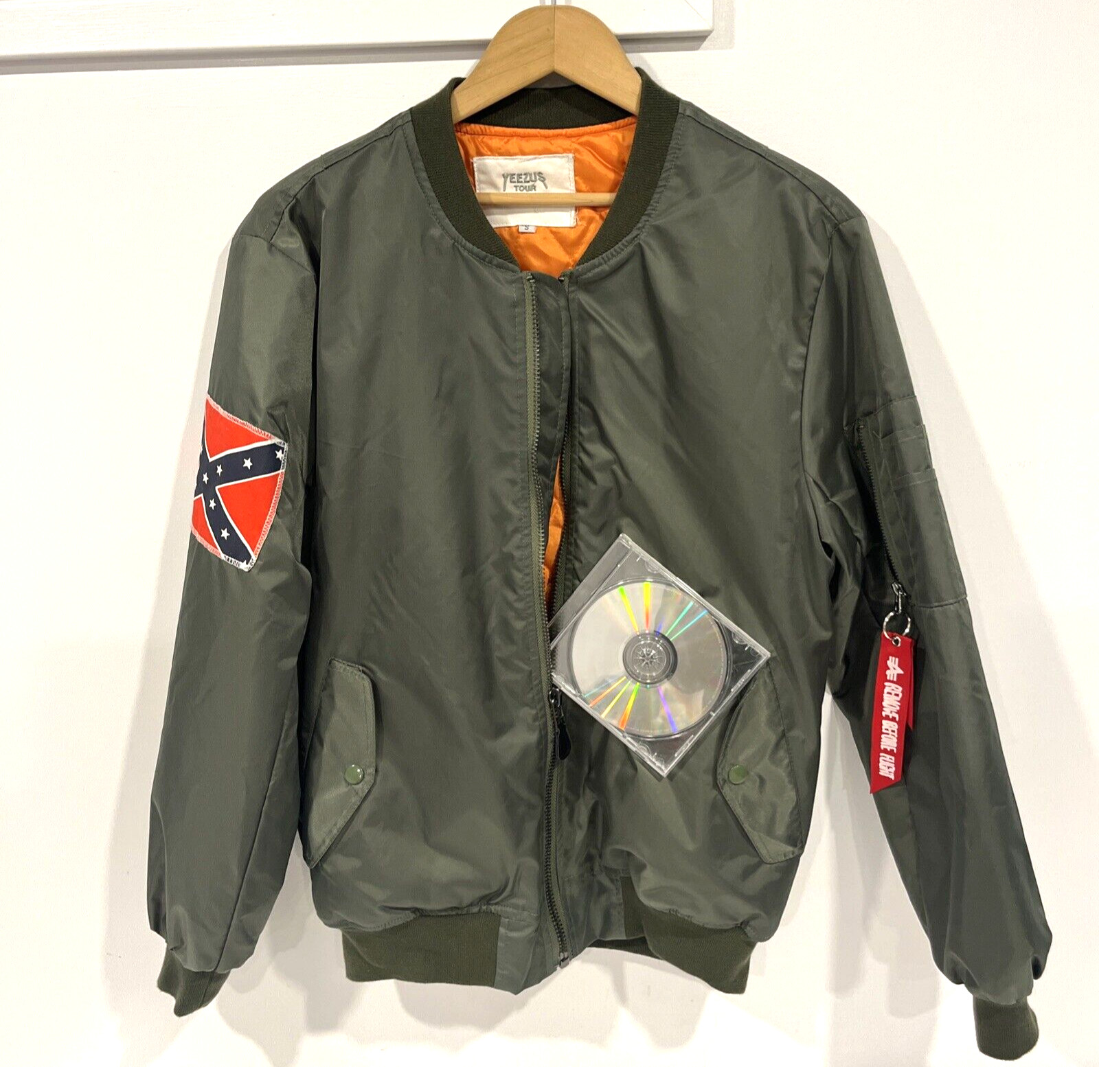 KANYE WEST YEEZUS TOUR LIMITED EDITION SIZE SMALL GRE… - Gem