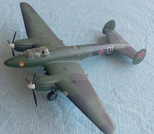 1/72 Soviet Russian Eastern WWII Dive Bomber PETLYAKOV PE-2 Pro Built ...