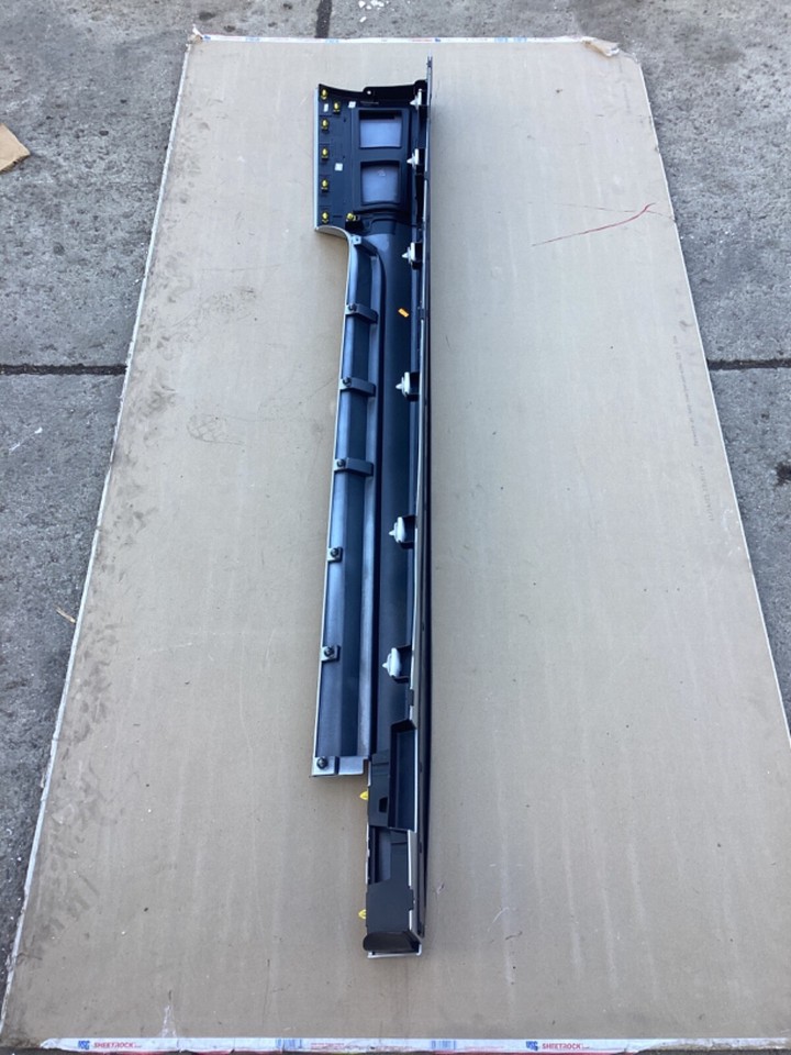 2013 2014 2015 2016 2017 Cadillac ATS V Coupe RH Rocker Moulding OEM GM ...