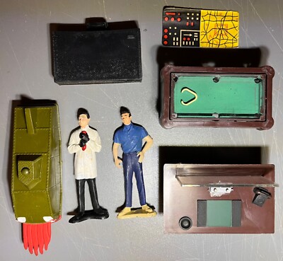 LOT-6 GILBERT 1965 JAMES BOND 007 Dragon Tank POOL TABLE M Desk ATTACHE ...