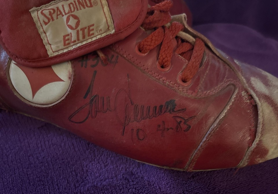 Tom Seaver HOF 10/4/1985 Game Used Cleats. Personally Given To Vince ...