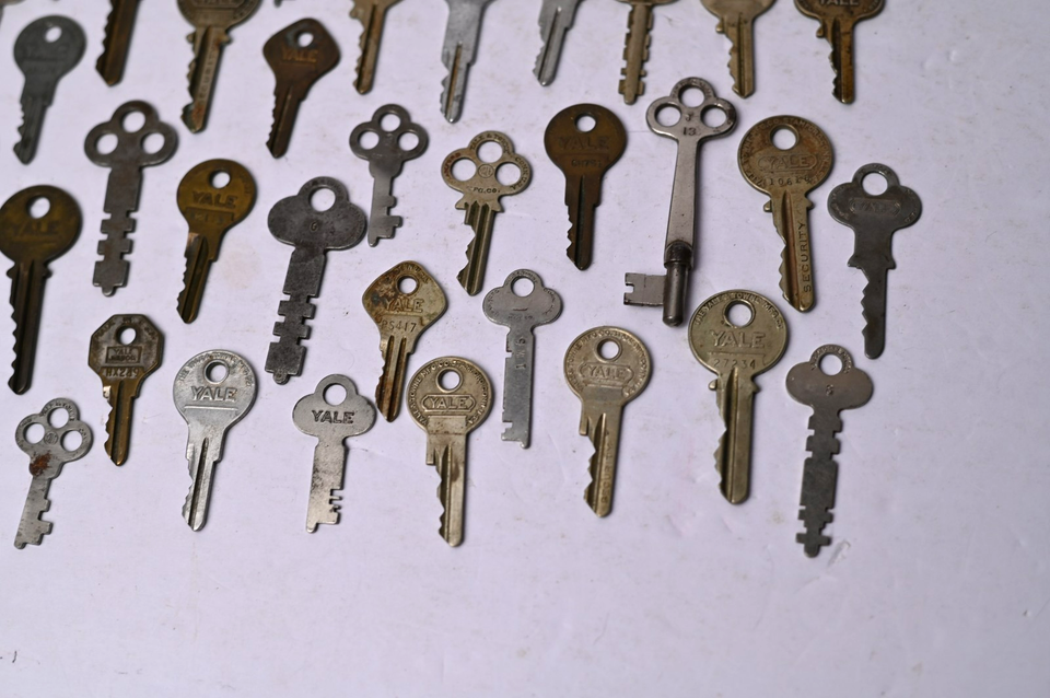 Yale Cut Key Lot of 44 - Locksmith | eBay