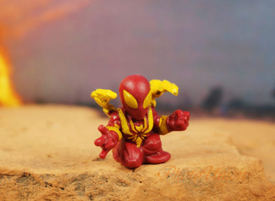 Hasbro Fighter Pods Marvel Superheros Amazing Ultimate Iron Spider-Man ...