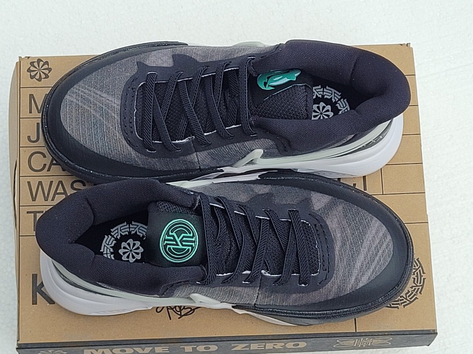 Nike Kyrie 8 GO Low University Youth Kids Size 2Y Basketball Shoes ...
