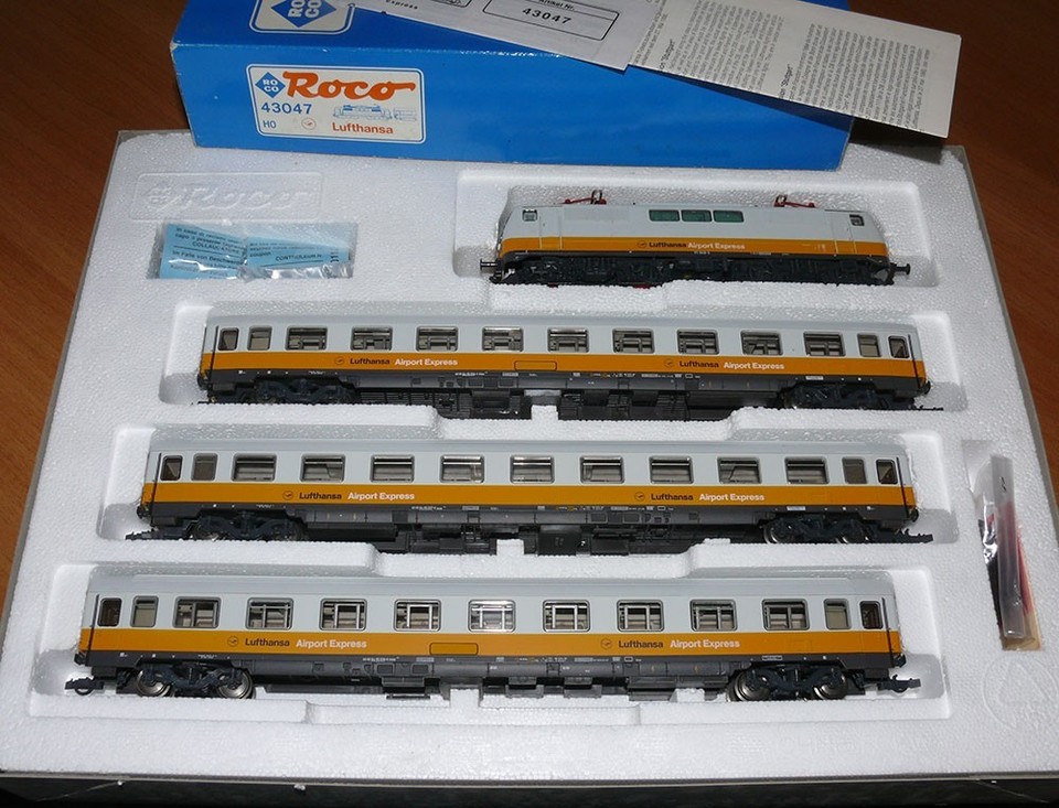 Roco 43047 , Lufthansa-Flughafenzug mit BR 111 ,neu , Ovp | eBay.de