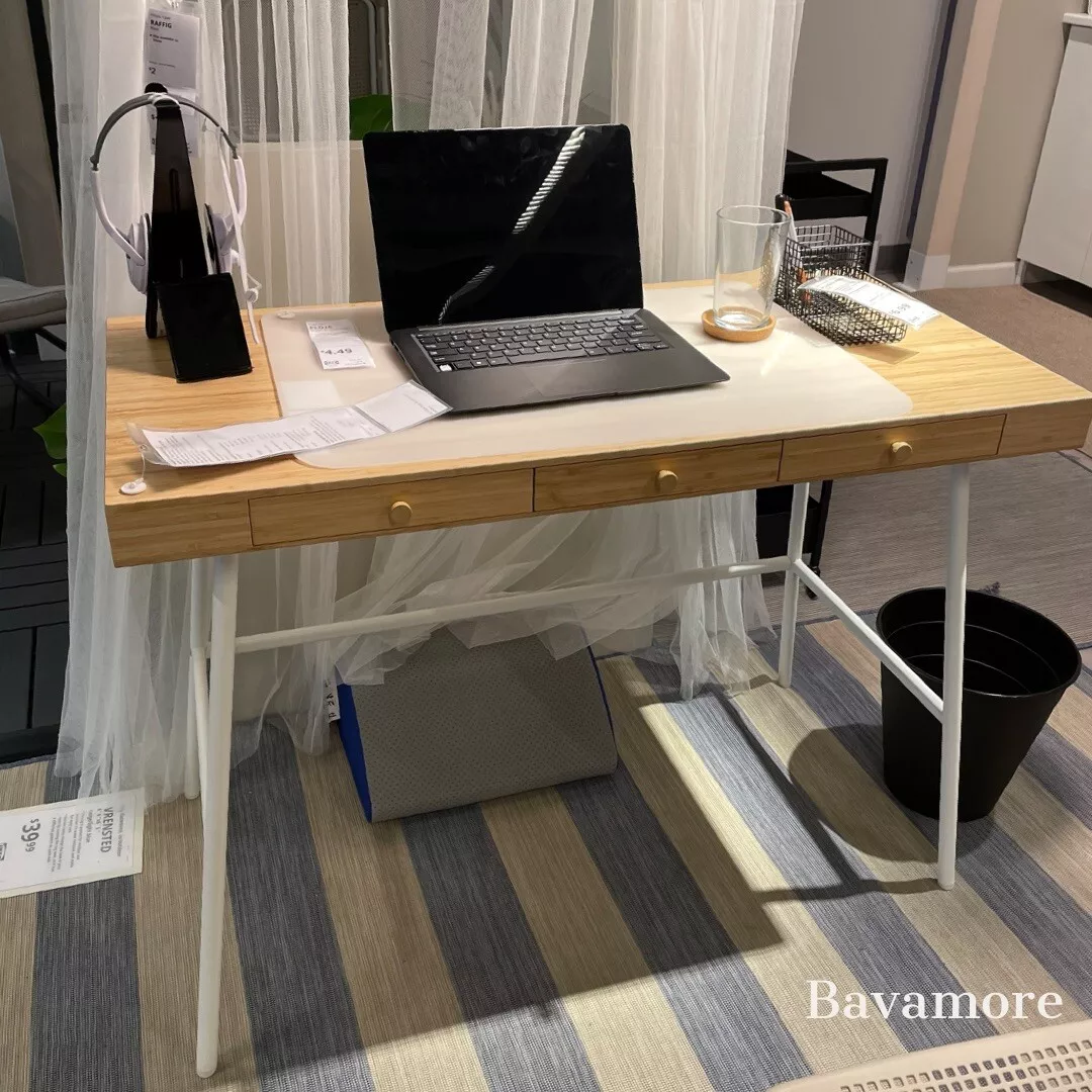 Lillasen desk 2025