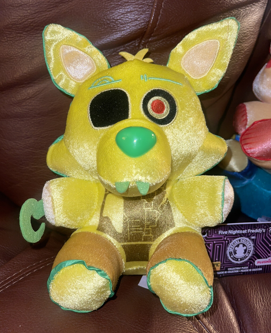 Funko Five Nights At Freddy's Inverted Radioactive Foxy Plush Hot Topic ...