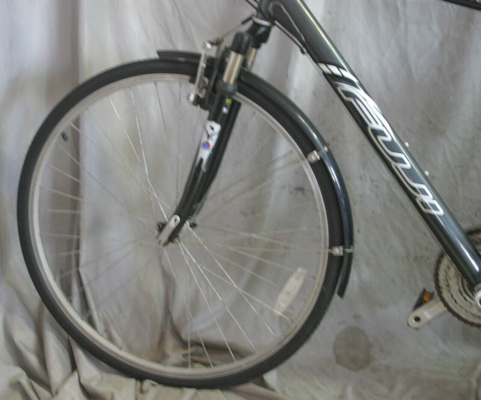 2006 Fuji Crosstown 3.0 Comfort Hybrid Bike 20.5" Large Step-Thru Fast ...