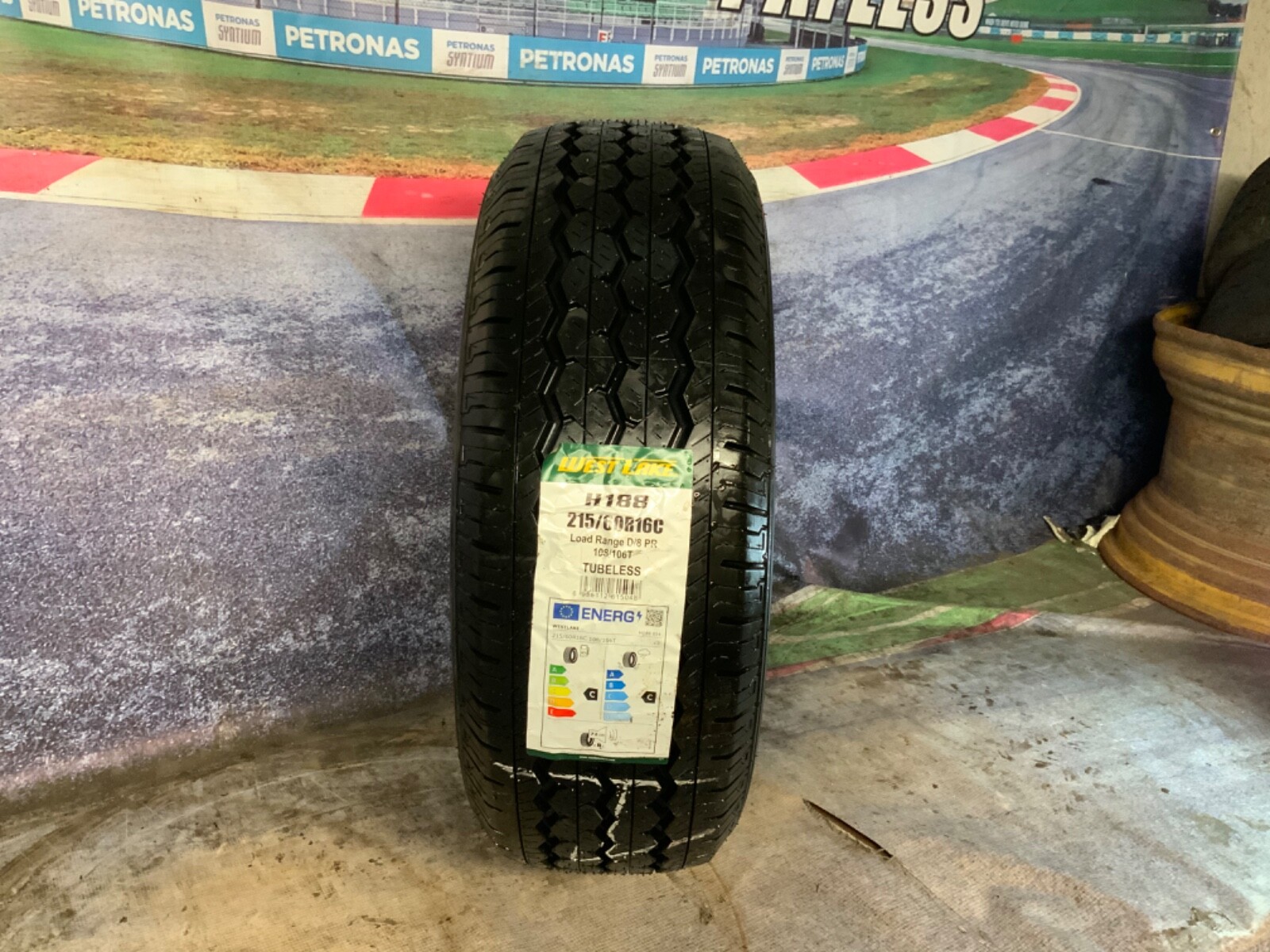 215/60/R16c 108/106T Westlake Radial H188 LT 8PR M+S Year 22x1 *Unused ...