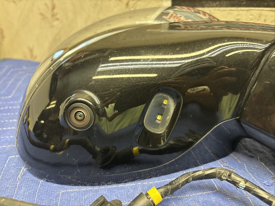 2017-2019 CHRYSLER PACIFICA RIGHT SIDE DOOR REAR VIEW MIRROR & CAMERA ...