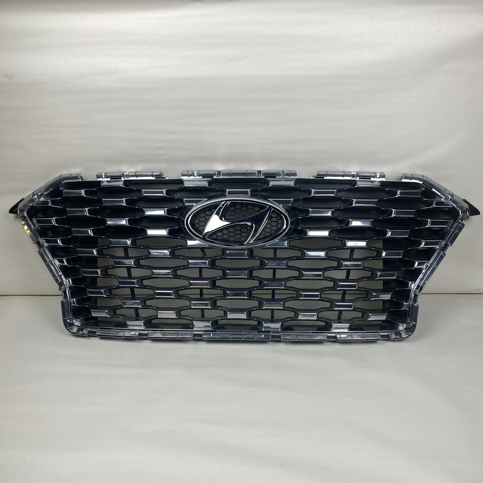 OEM Hyundai 2020 2021 Palisade Front Center Grille Base 86350-S8150 *NO ...