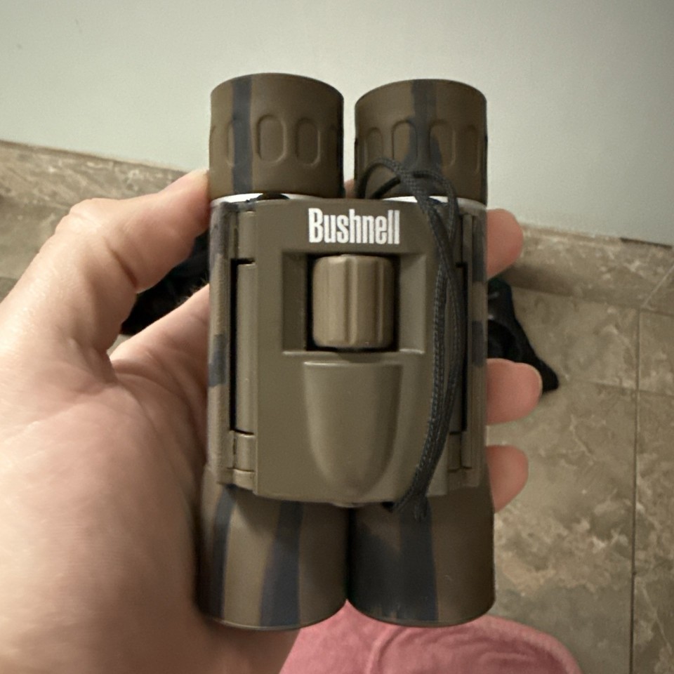 Bushnell Compact Binoculars 10x25 300' 1000 Yards Camo With Case | eBay