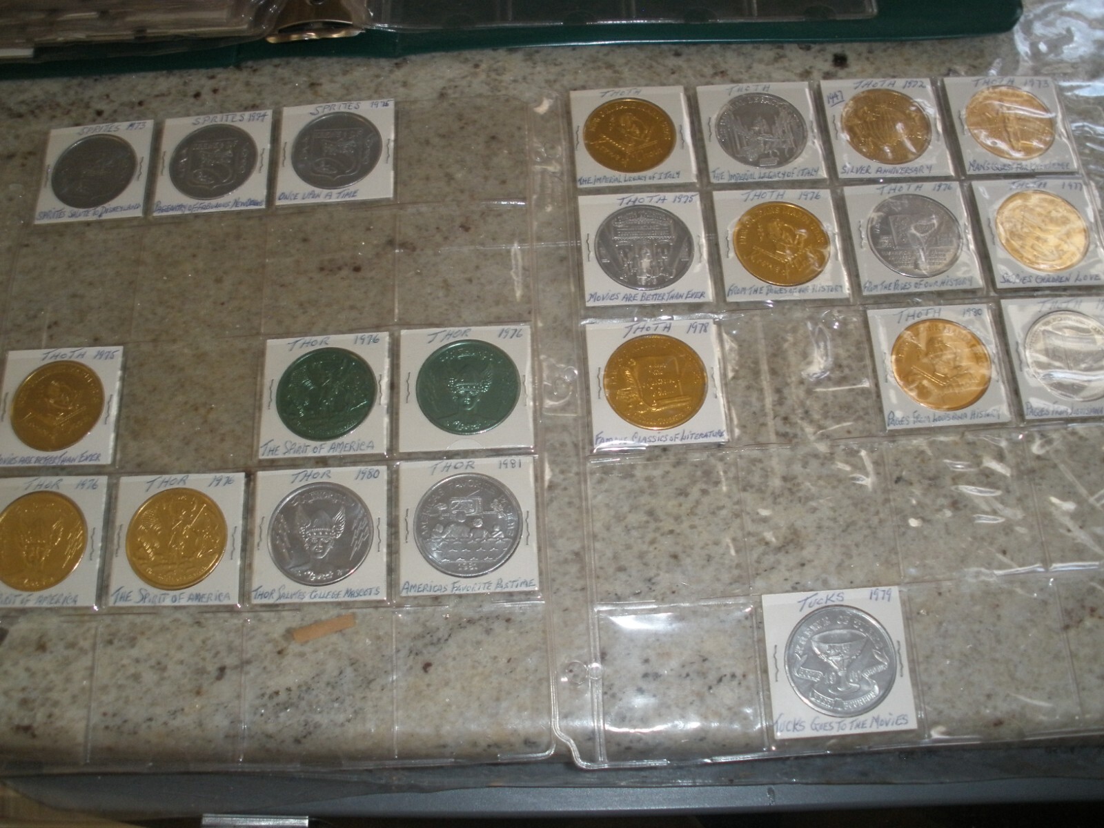 HUGE LOT OF 300+ MARDI GRAS DOUBLOON 1970'S-1980'S COLOR BINDER ZEUS REX ATLAS | eBay