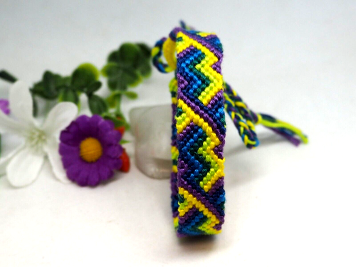 Bracelet IN Macrame Thread of Cotton Design IN Colours Yellow And Blue ...