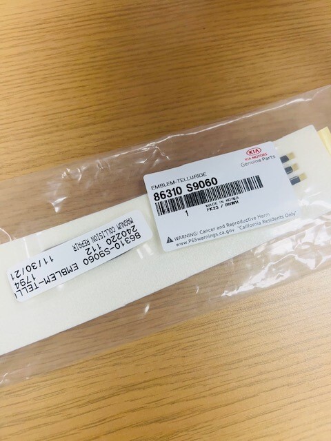 FRONT Hood Emblem Nameplate 86310S9060 BLACK Kia Telluride 2020-2023 ...