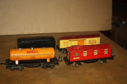 Lot of 4 Lionel Prewar Train Cars -1680 Shell Tanker - 1679 Baby Ruth ...