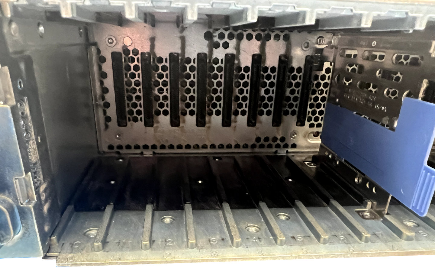 EMC SAE 25x 2.5'' SAS SSD Server Hard Drive Array Expansion JBOD W ...
