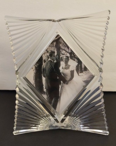 Mikasa Clear Glass "STARLET" Diamond Picture Frame (5 1/4" x 6 1/4") # ...