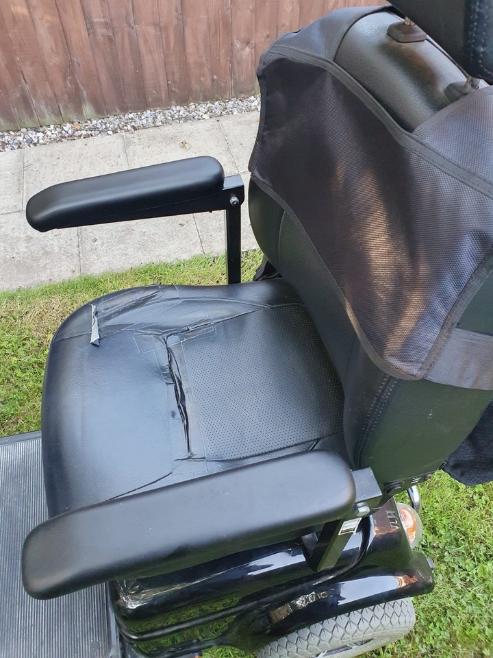 TOP OF THE RANGE BLACK PIONEER RASCAL MOBILITY SCOOTER 35 MILE RANGE ...