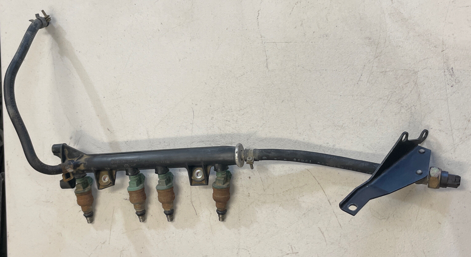 89-92 Volkswagen Corrado G60 Fuel Injector 4 Fuel Rail | eBay