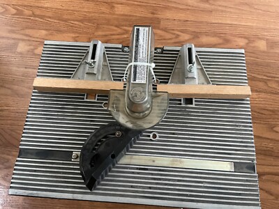 CRAFTSMAN ROUTER TABLE #9-25444 with Angle Mitre Guide W-18"X D-13"X H ...