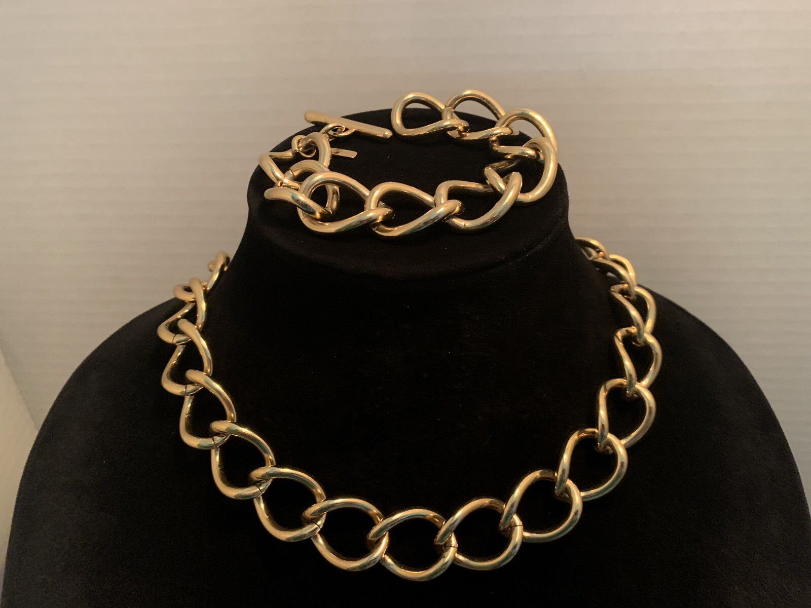 Lovely Monet Vintage Gold Tone Large Link Necklace & … - Gem