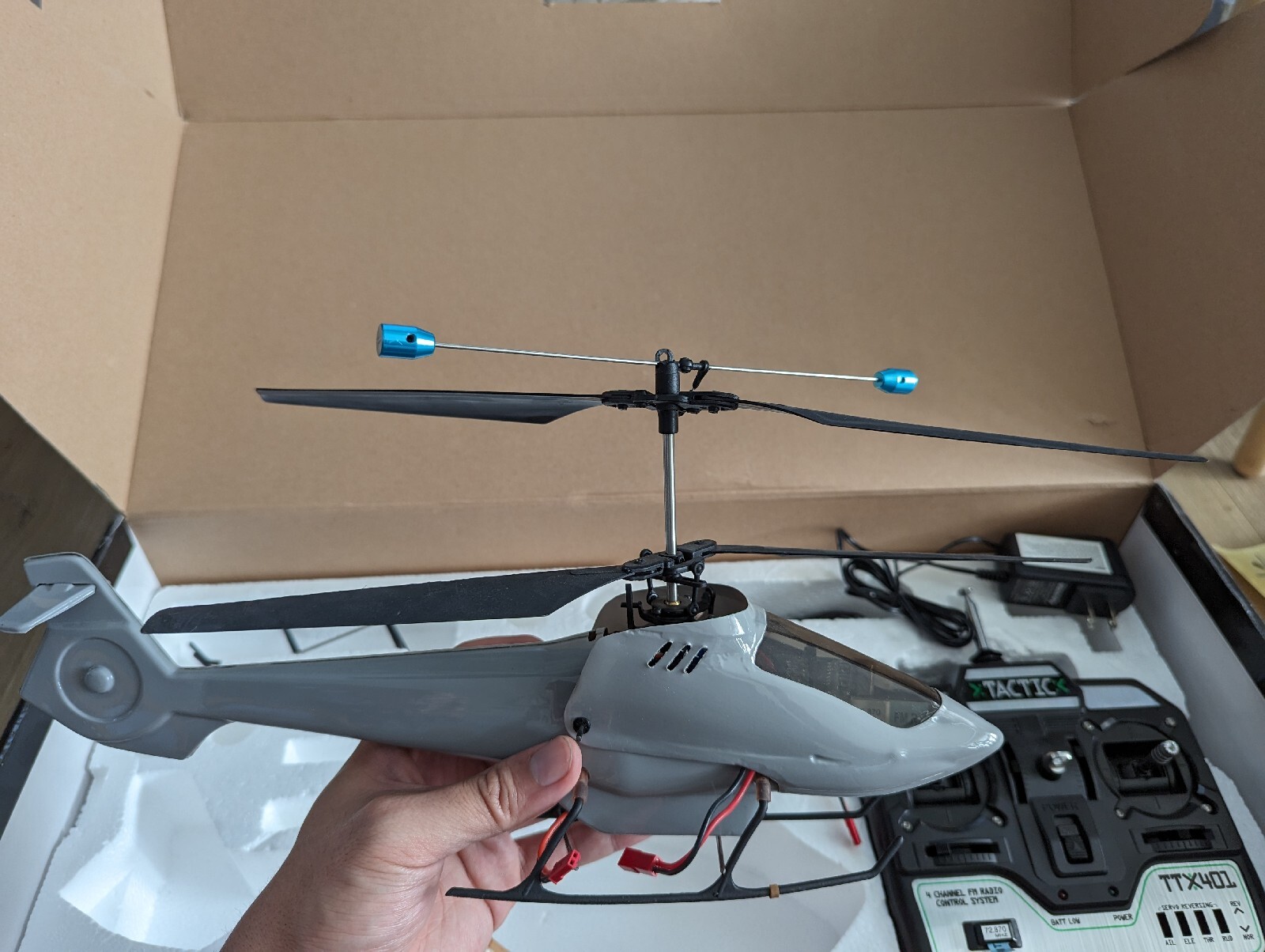 Heli Max AXE EZ HMXE0554 Pre-Built Radio Controlled RC Helicopter ...