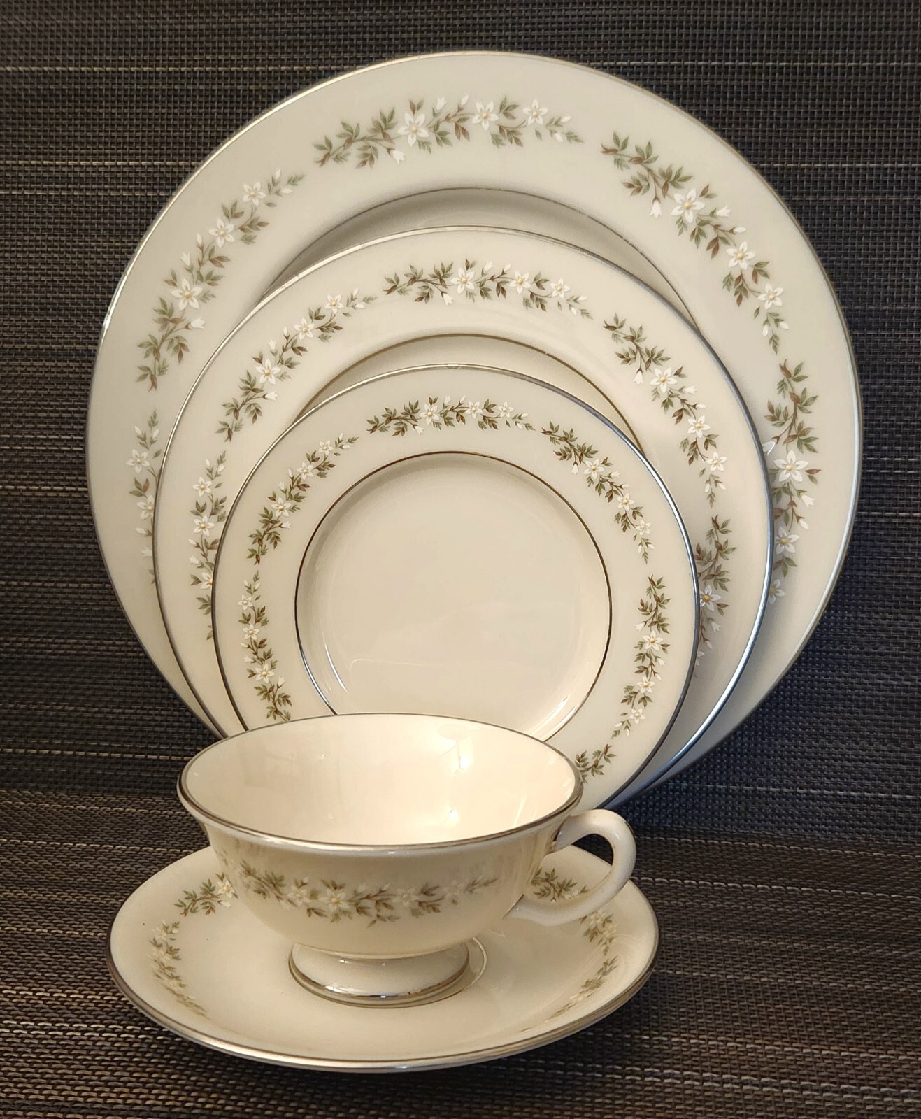 FIVE $100 Lenox Brookdale 5-Pc. Place Settings 25 pcs Gold Backstamp ...