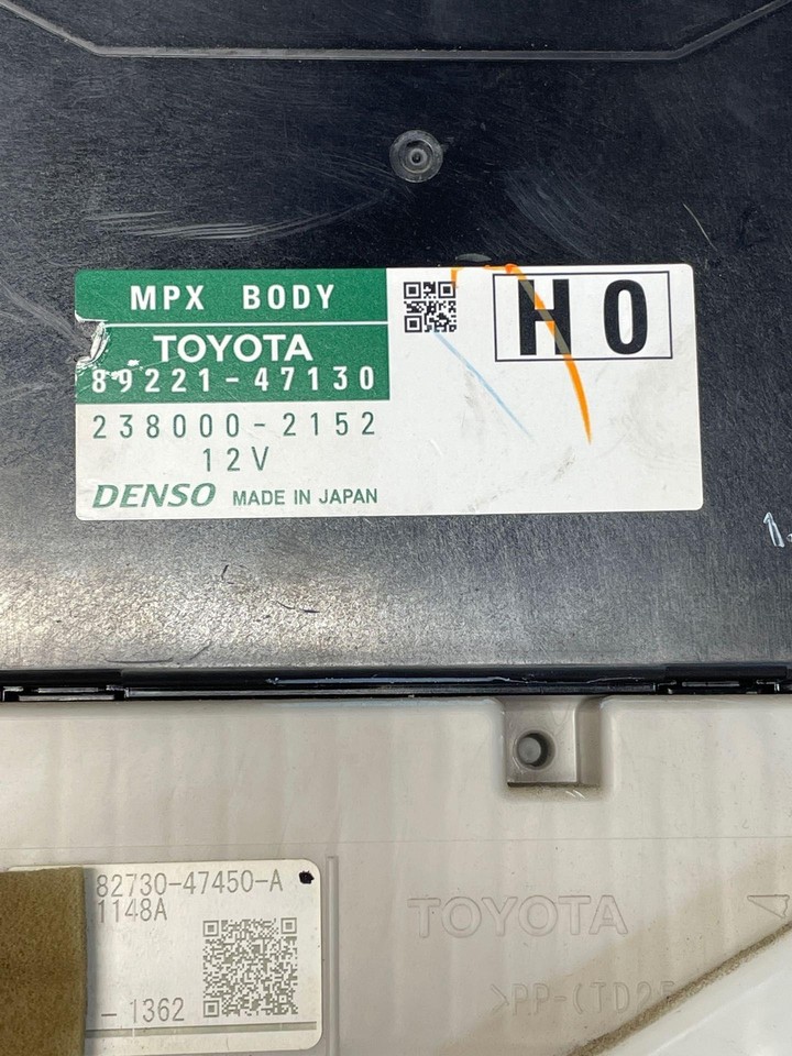 10 TOYOTA PRIUS 89221-47130 Multiplex Body Network Gateway Module ...